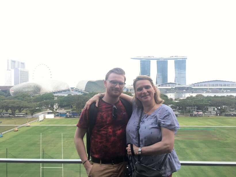 Singapore: Highlights & Hidden Gems Walking Tour - Key Points
