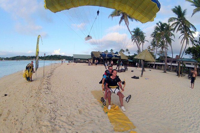 Skydive Fiji Radical 10000ft Tandem Jump (30 seconds free fall) - The Plane Ride: Stunning Aerial Views