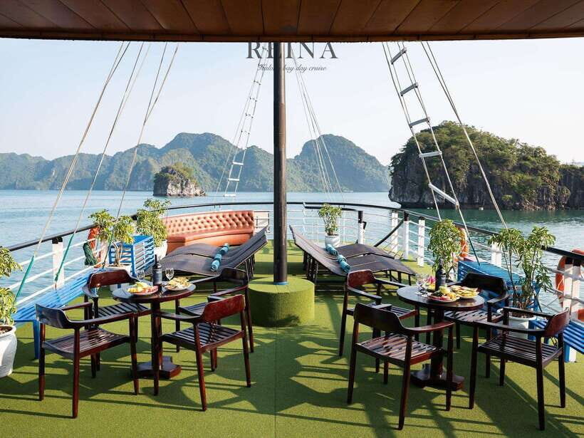 Small Deluxe Cruise in Halong Bay Day with Lunch and Sunset - The Allure of a Small Deluxe Cruise in Halong Bay