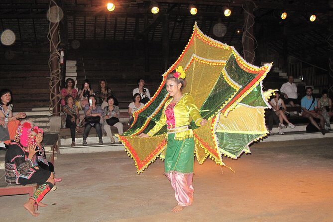 Small Group : Traditional Dinner with Performance and Local Fresh Market Tour - What Could Be Better?