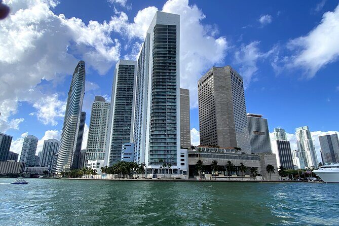 South Beach: Cruise of Millionaires Homes & Miami Skyline - Detailed Itinerary and What to Expect