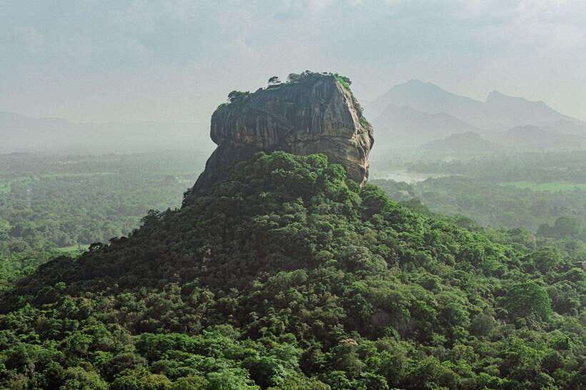 Sri Lanka: 4N5Day guided FULL TOUR with hotel accommodations - Day 2: Wild Encounters and Cultural Performances