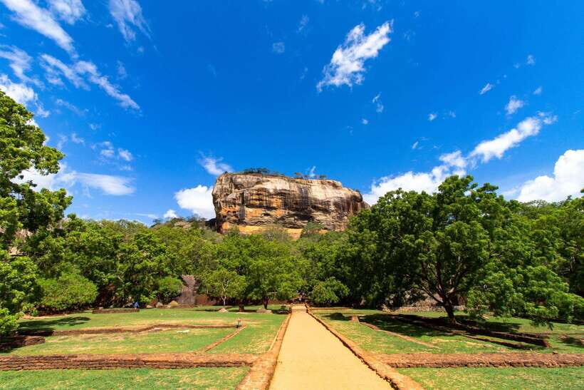 Sri Lanka: Sigiriya, Dambulla, and Minneriya Private Tour - Sigiriya Rock Fortress: The Crown Jewel of the Cultural Triangle