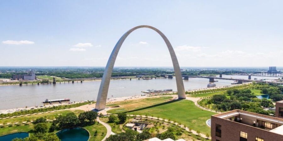 St. Louis Premium Driving Tour with Boat Ride & Arch - Transportation and Group Size