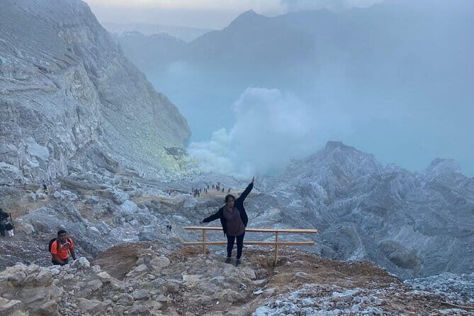 Start From Banyuwangi Mount Ijen Midnight Shared Guided Tour - The Experience and the Guide