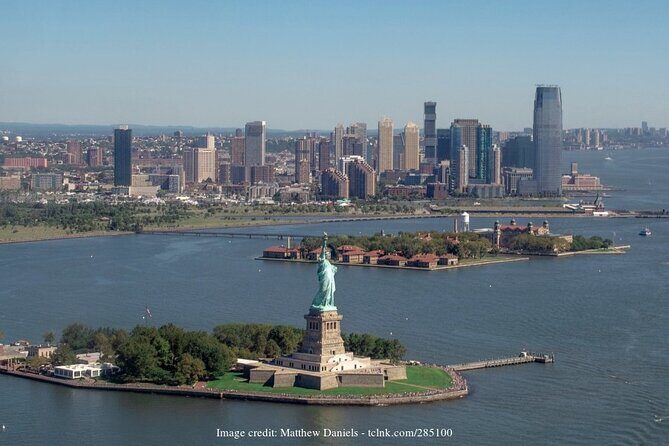 Statue of Liberty & Ellis Island: Private Half-Day Guided Tour - Breaking Down the Itinerary