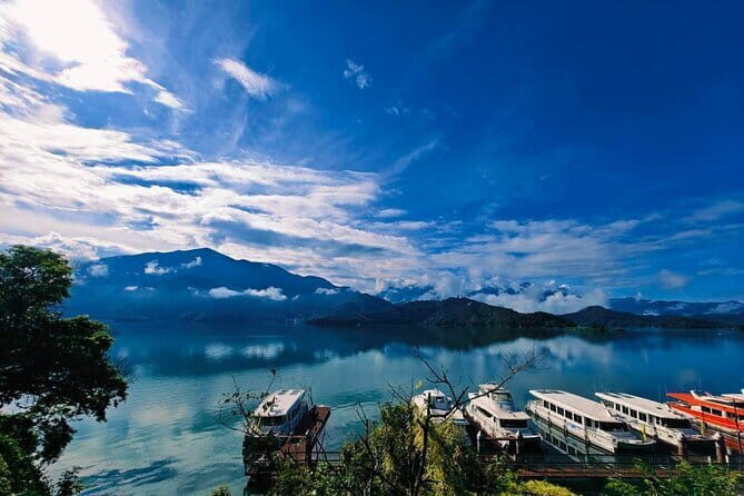 Sun Moon Lake Crescent Bay and Gaomei Wetlands One Day Tour - Authentic Experiences and Tips