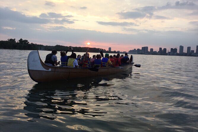 Sunset Canoe Tour of the Toronto Islands - Who Will Love This Tour?