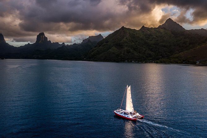 Sunset Cruise : Moorea Sailing on a Catamaran named Taboo - What Makes This Cruise Stand Out