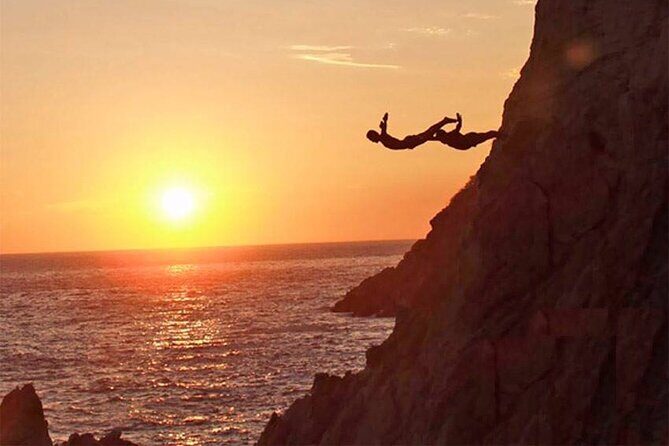 Sunset Dinner and Cliff Divers in Acapulco - The Itinerary in Detail