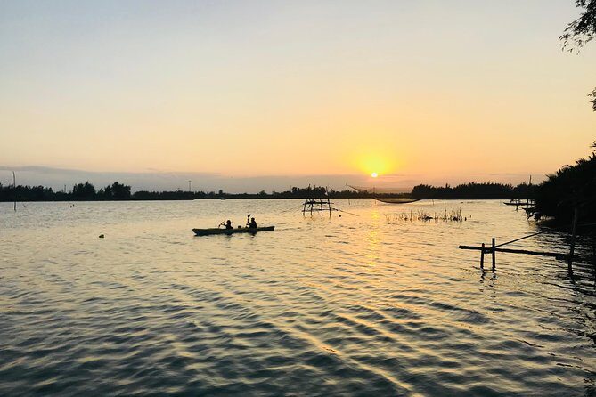 Sunset Paddle and Lantern Town - The Itinerary in Detail: What to Expect