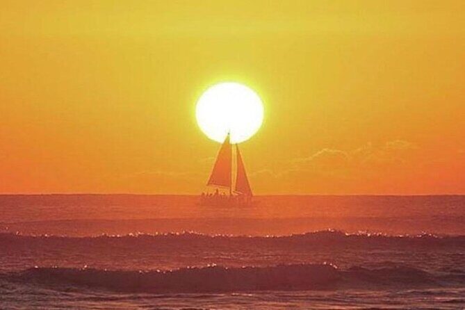 Sunset sail Aboard Manakai Catamaran - Why the Manakai Catamaran Stands Out