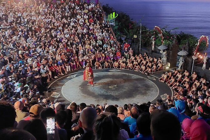 Sunset Uluwatu Private Tour and Kecak Fire Dance Performance - Exploring the Uluwatu Temple
