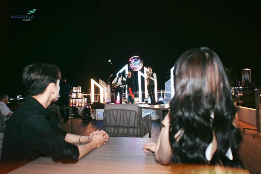 Sunset View & Halong Bay Night Trip - Dining on Luxury Yacht - What Makes This Tour Stand Out