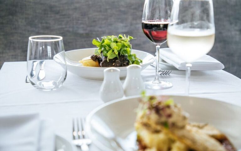 Sydney: 2-Course All Inclusive Lunch Harbour Cruise - The Lunch Experience