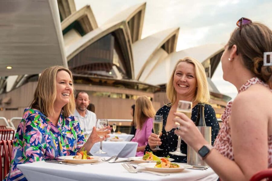Sydney Harbour: 1.5-Hour Lunch Cruise - Gourmet Lunch: Quality and Variety
