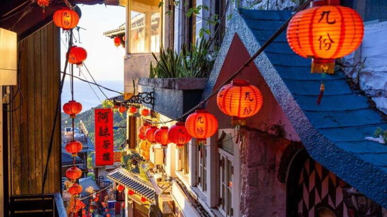 Taipei: Jiufen and Shihfen Half Day Tour - What’s Included and What’s Not