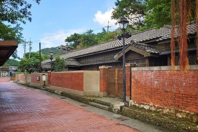 Taipei's Old Gold Rush Town: Jiufen Guided Night Tour - The Practical Side: What to Expect