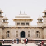 Taj Mahal Tour by Car from Delhi with All Inclusive - Exploring Agra Fort: A Fascinating Contrast