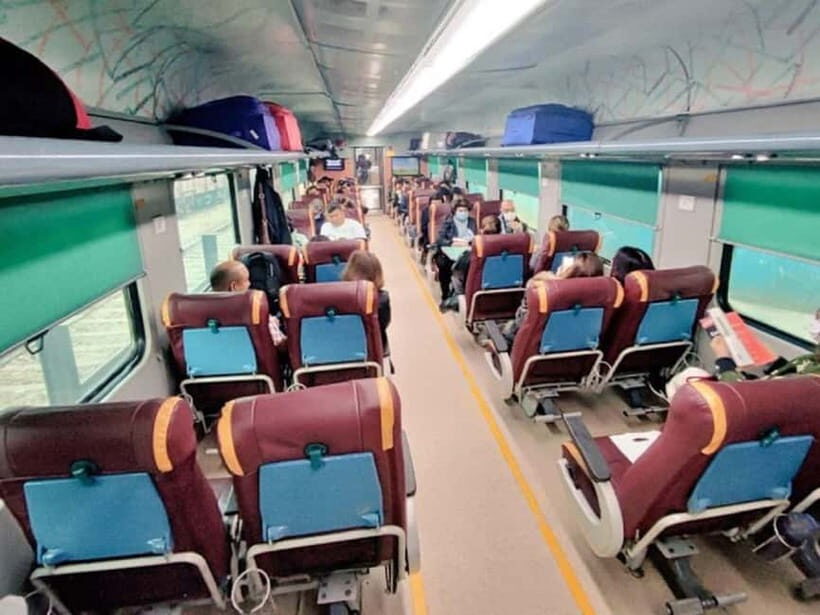 "Taj Mahal" Tour by India's Fastest Train (Gatiman Express) - What Makes the Experience Valuable?