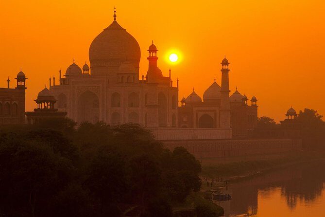 Taj Mahal Tour with Fatehpur Sikri and Elephant SOS From Delhi - Analyzing the Value
