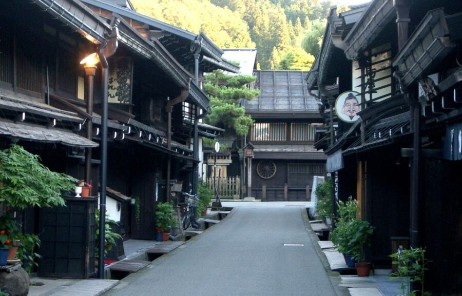 Takayama: Private Walking Tour with a Local Guide - The Value of a Private Guided Experience