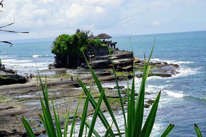 Tanah Lot Temple Tour And Jimbaran beach Sunset Seafood Dinner - Detailed Review: What to Expect from This Bali Day Trip
