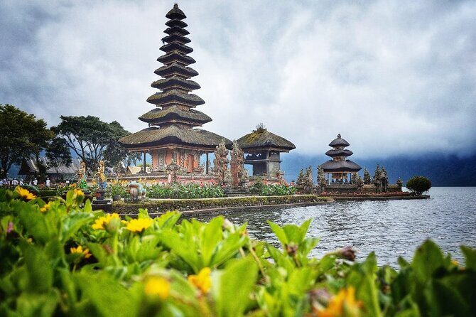 Tanah Lot Tour: Discover Balis Iconic Temple and Stunning Views - What This Tour Offers in Practical Terms