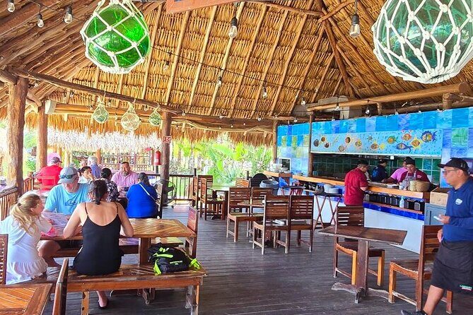 Tastes of Mexico Traditional Food Culture and Beach in Cozumel - Exploring Cozumel’s Main Square: Overlooking History and Landmarks