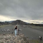 Teotihuacan VIP: Tour of the pyramids and Basilica of Guadalupe, tourist areas - Authentic Experiences and Practical Details