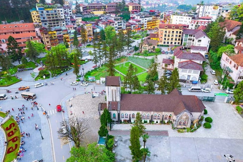 Terraced Trails & Hotel Comfort Sapa Express ( 2D/1N ) - Arrival in Sapa and First Village Visit: Cat Cat Village