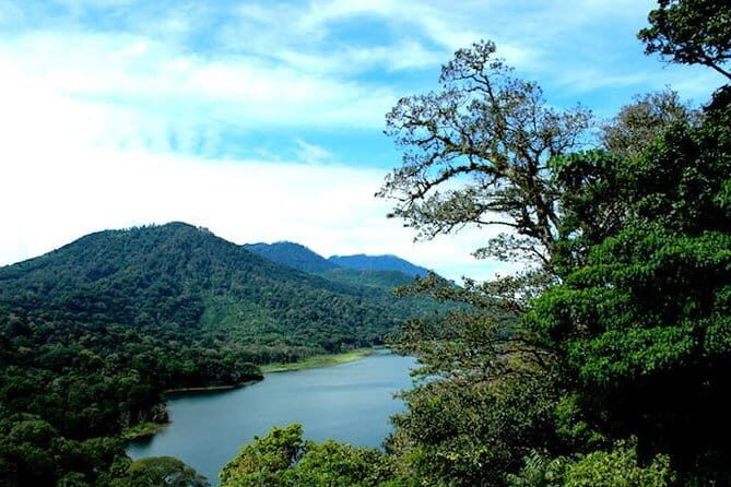 The Breathtaking North: Lake Bratan, Waterfall & Swing - Transportation and Group Size