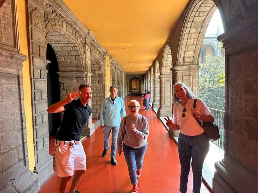 The Steps of Frida: Mexico City - Admiring Murals and Mexican Culture