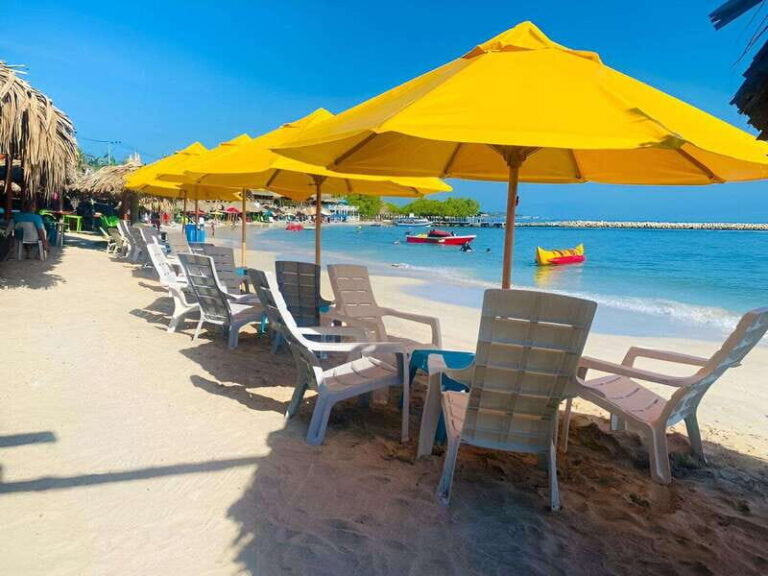 Tierra bomba: Typical beachday to Punta Arena! - The Reality Check: Pros and Cons