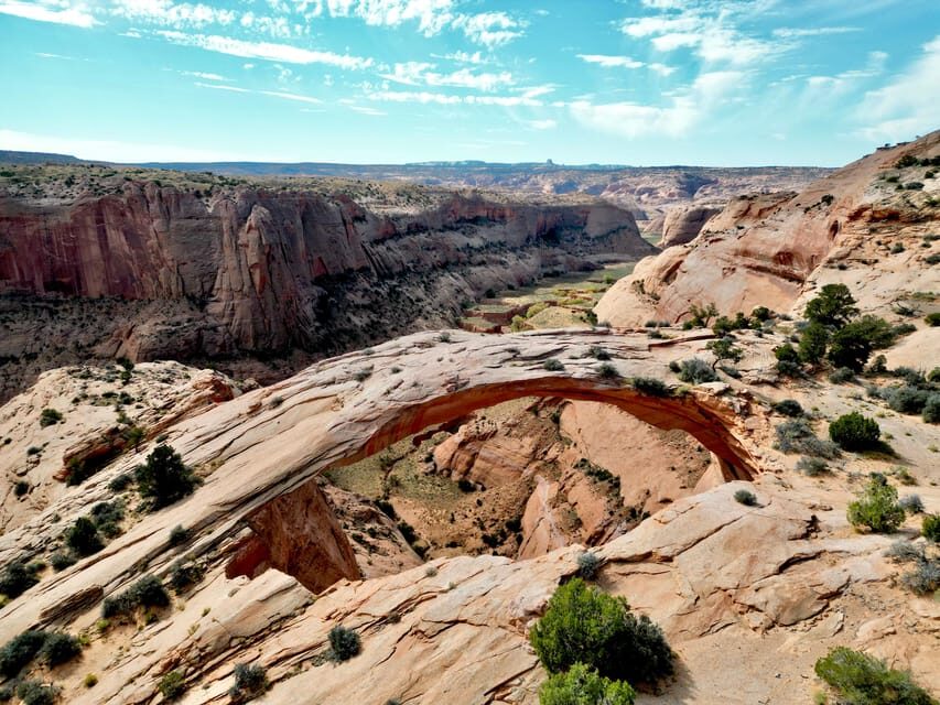Tonalea: Guided Eggshell Arch Hike w/ Day or Sunset Options - Diving Deeper into the Experience