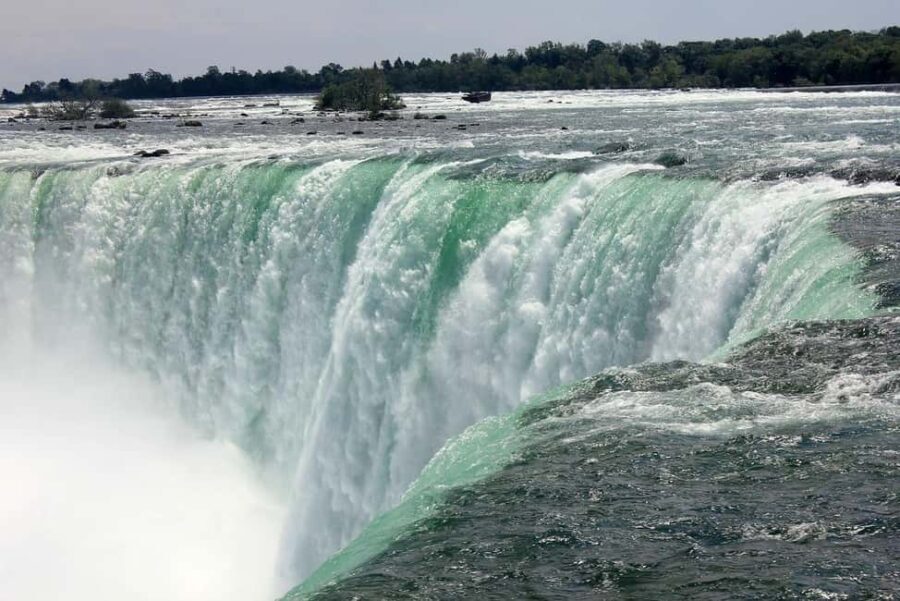 Toronto: Private Niagara Tour & Shopping at Niagara Outlet - The Itinerary in Detail