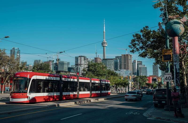 Toronto: Private Small Group City Tour with Local Guide - What Makes This Tour Stand Out?
