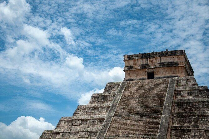 Tour Basilica de Guadalupe and Pyramids of Teotihuacan - A Deep Dive into the Tour Experience
