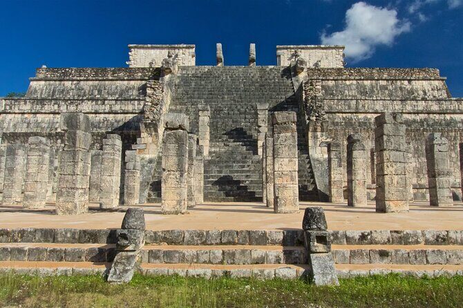 Tour to Chichen Itza-Tickets, food and cenote - Chichen Itza: The Ancient Wonder
