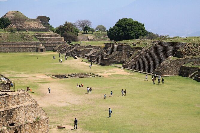 Tour to the archaeological zone Monte Alban - An In-Depth Look at the Tour Experience