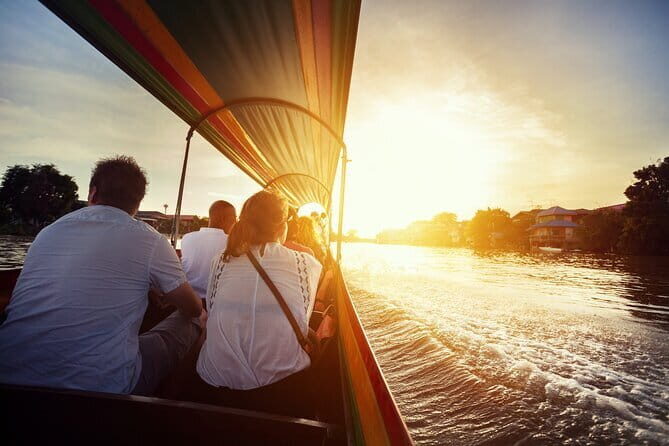 Traditional Longtail Boat Tour in Bangkok Canals - Visiting Wat Paknam Bhasicharoen: A Local’s Spiritual Home