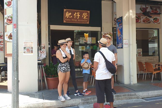 Trails Of Tan Ah Huat : Singapore 1920s. A storytelling guided bicycle tour! - Singapore River and Queen Elizabeth Walk