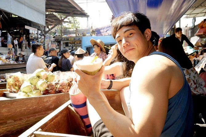 Train Market and Floating Market half day tour - The Guide & Authenticity
