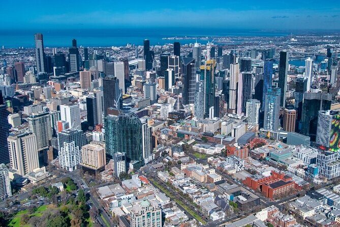 Transfer Melbourne Airport MEL to City Centre/St Kilda/Hawthorne - A Balanced Look: Who Should Consider This Service?