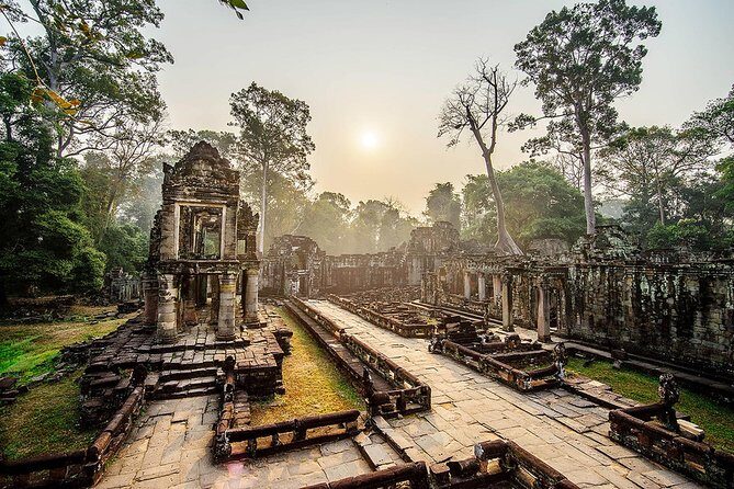Two Day Discovering Angkor with Floating Village - The Itinerary in Detail: What to Expect