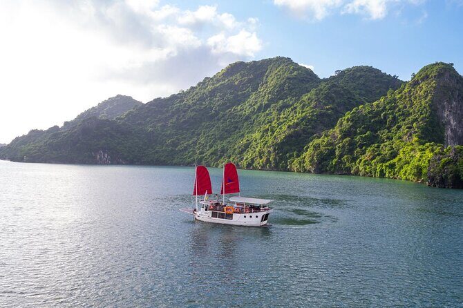 Unique Halong Private Day Cruise - Fishing Village, Kayak - Discovering Halong Bay: An In-Depth Look at the Experience