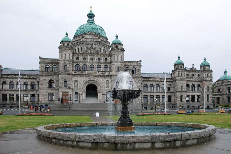 Vancouver: Private Walking Tour with a Local - Detailed Breakdown of the Tour Experience