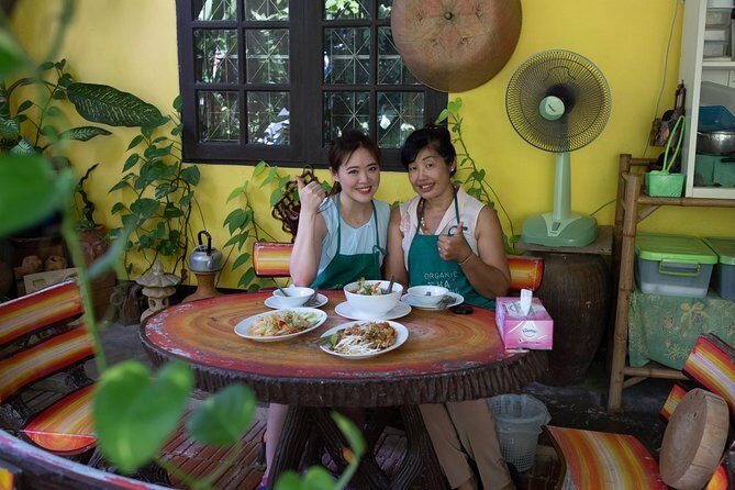 Vegetarian Organic Thai Cooking Class and Market Tour in Phuket - The Experience Itself: Small Group, Personalized, and Engaging