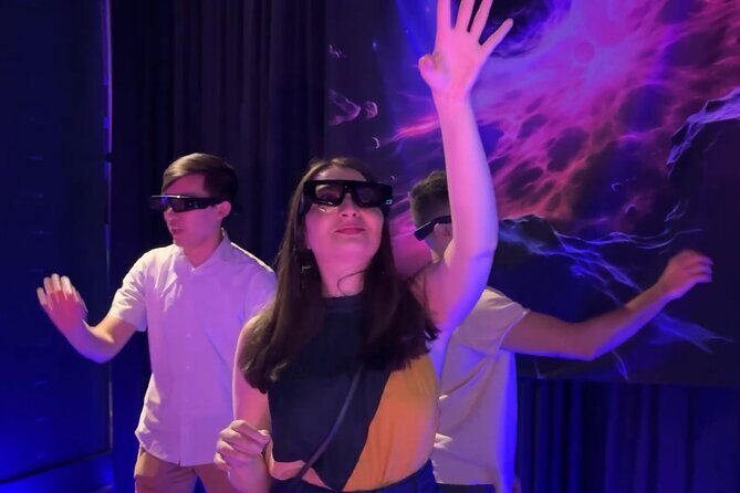 Verse Immersive Holographic Theater in Chicago - Why Travelers Love It: Authentic Experiences & Stunning Visuals