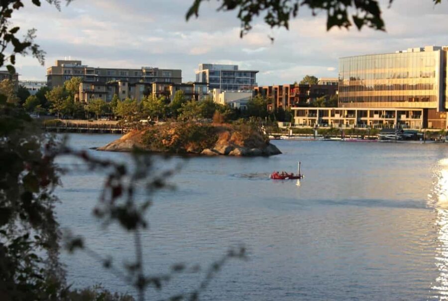 Victoria: Private Hot Tub Boat Rental - Who Will Love This Experience?